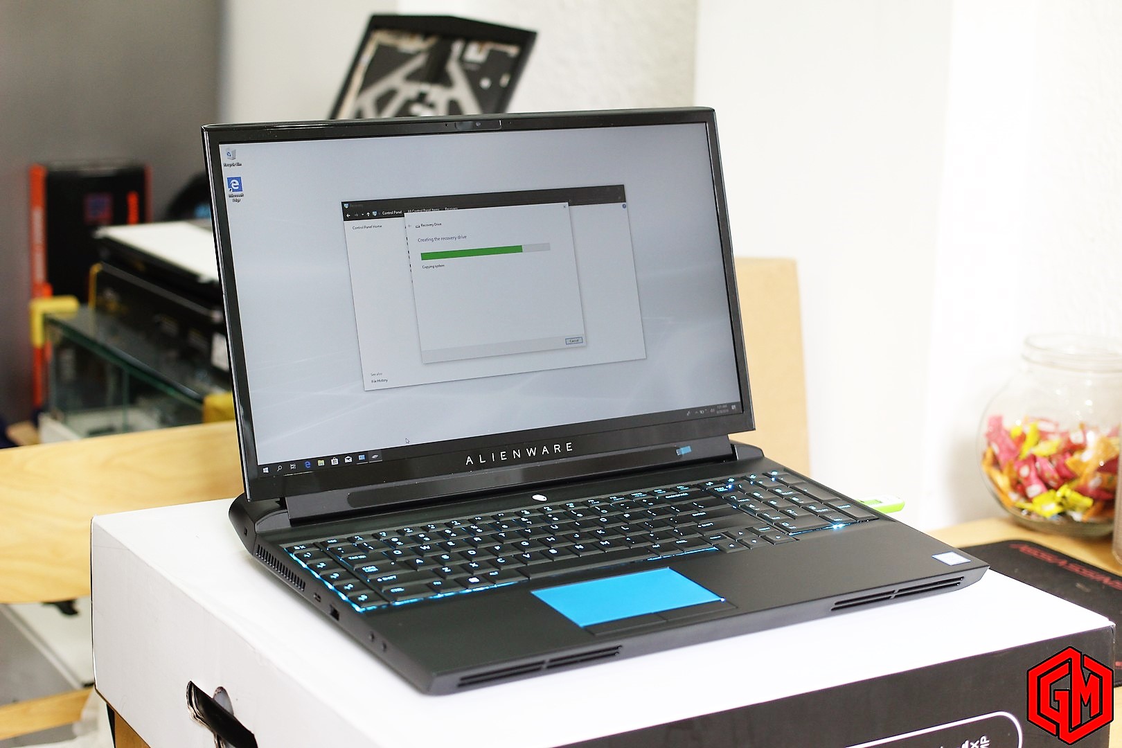 Alienware Area 51M Core i7 9700 VGA RTX 2070 màn hình Full HD 144Hz IPS